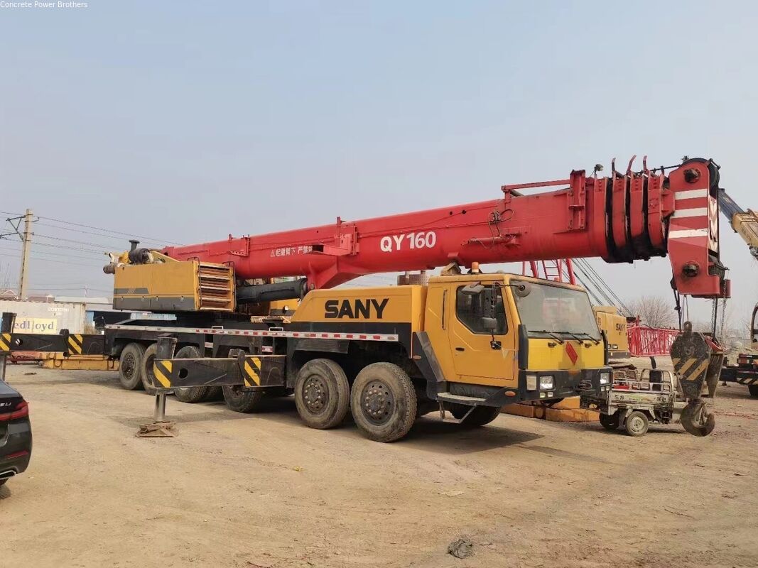 200ton Truck-Mounted Telescopic Crane Mobile Crane with Five-Arm Jib ...
