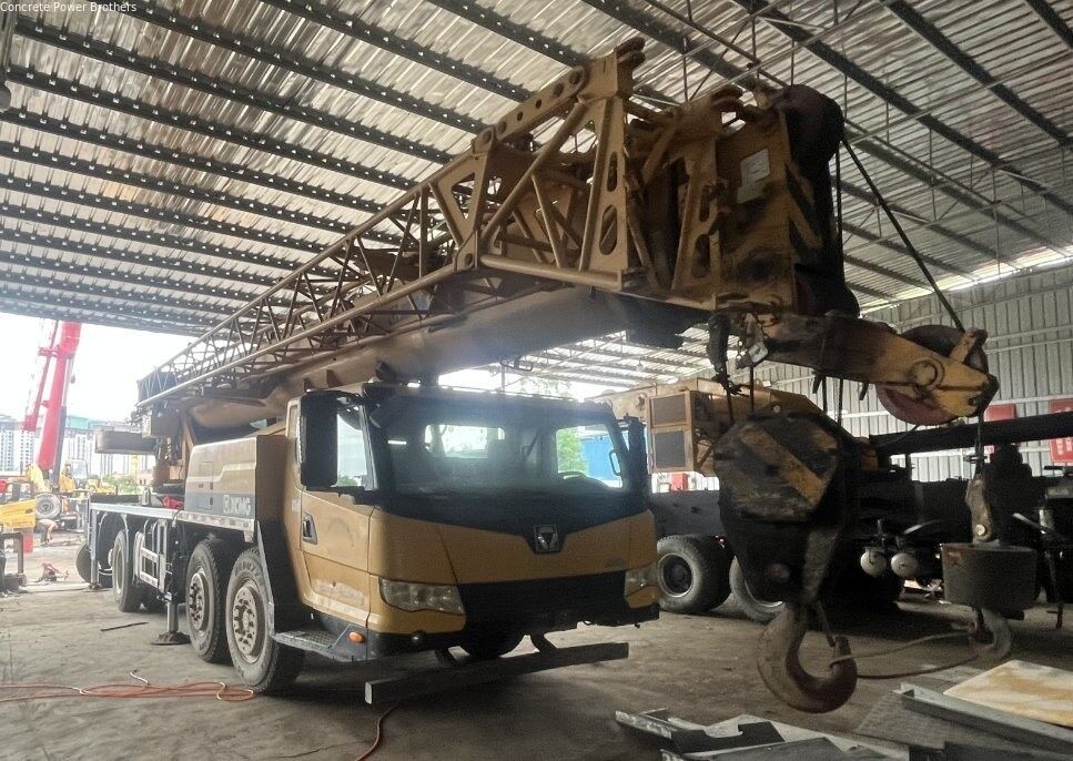 Maximum Lifting Height of 40m Xg 50t Mobile Crane for Your Construction ...