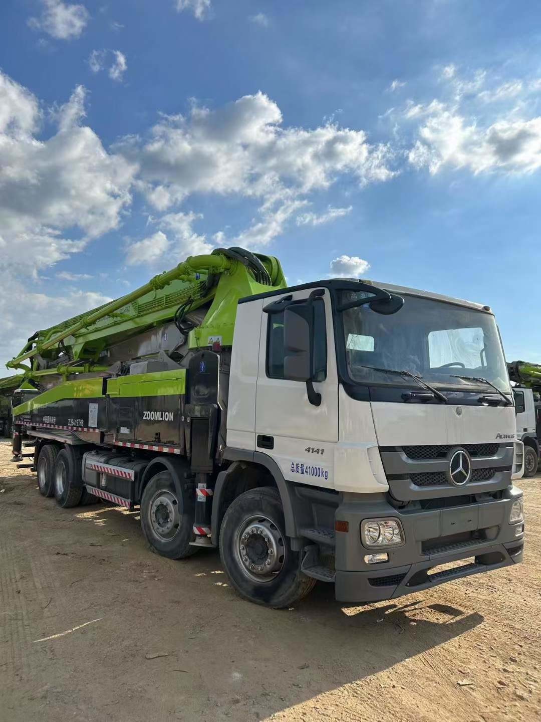 Structure Cylinder Type Concrete Pump Truck Mounted Pump for Zoomlion ...
